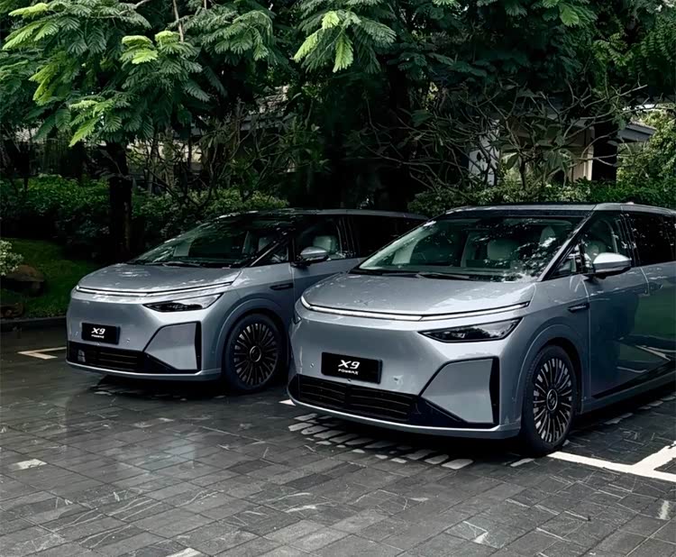 小鹏X9增程版实车曝光，纯电续航452km_车家号_发现车生活_汽车之家