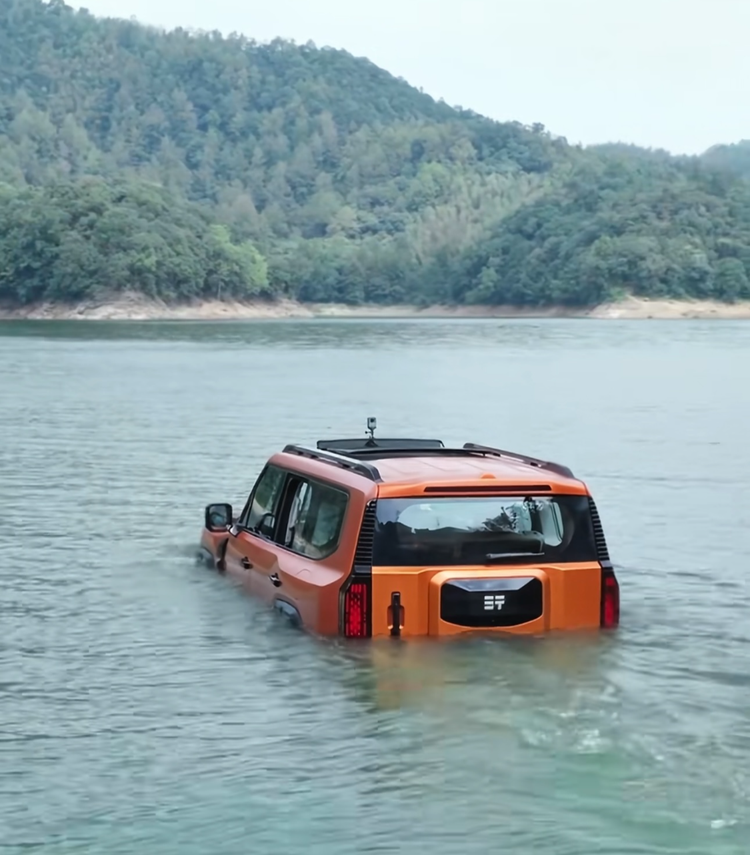 捷途纵横G700和仰望U8，谁的水中航行能力更强_车家号_发现车生活_汽车之家