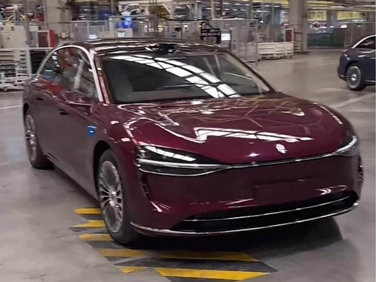 32.8万起预售！享界S9T首批量产下线：华为鸿蒙座舱+800V高压平台_车家号_发现车生活_汽车之家