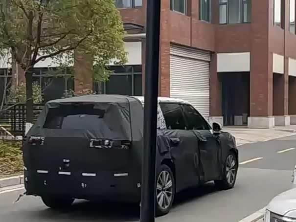 小米YU9路试曝光！5.3米超长车身，1500km续航，会成市场黑马吗？_车家号_发现车生活_汽车之家