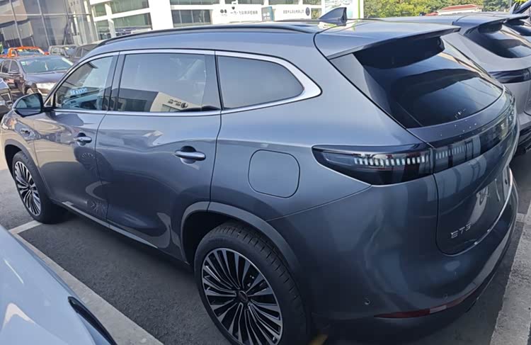 奇瑞“小Macan”要来了！星途ET5到店，配副驾驶娱乐屏+激光雷达_车家号_发现车生活_汽车之家