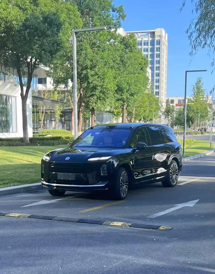 第三代蔚来ES8现身街头，大过问界M9+三激光雷达，配707马力_车家号_发现车生活_汽车之家