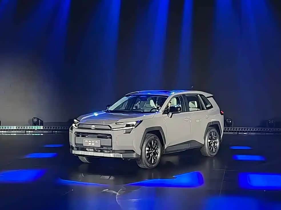 全新RAV4荣放搭SA8155P芯片，24个感知硬件+三屏联动，广州车展见_车家号_发现车生活_汽车之家