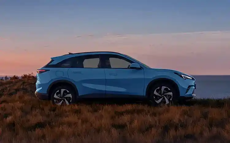 10.98万起 ，1215km续航+城区NOA， 极狐全新阿尔法T5上市。_车家号_发现车生活_汽车之家