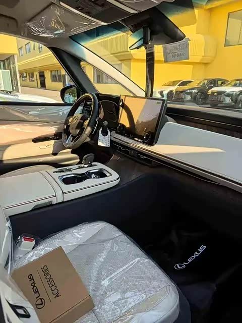 【图】雷克萨斯LM500六座四座现车行情售价_雷克萨斯LM论坛_汽车之家论坛