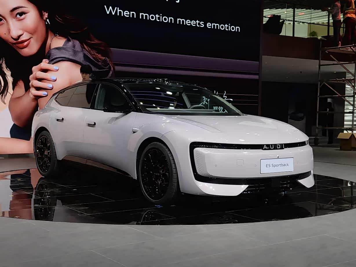 奥迪家族新宠，车长4881mm，猎装美学设计，加速3.4s，续航770km_车家号_发现车生活_汽车之家