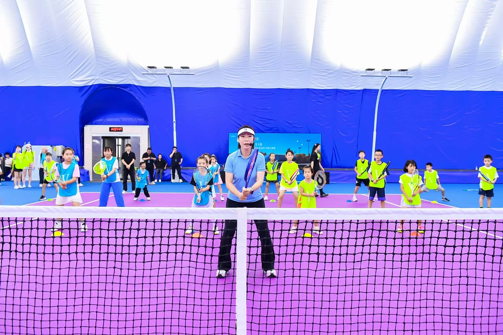 费德勒亲临+纯电CLA登场！奔驰2025网球季燃动京沪_车家号_发现车生活_汽车之家