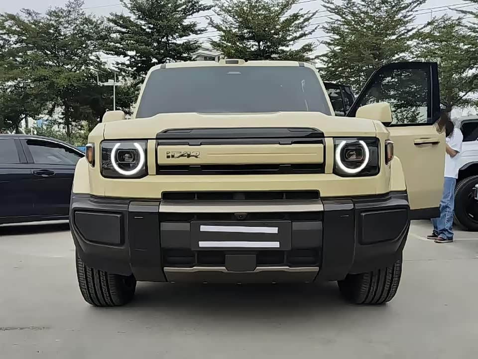 iCAR V27无伪装实车曝光，方盒子硬派造型，综合续航或超1000km！_车家号_发现车生活_汽车之家