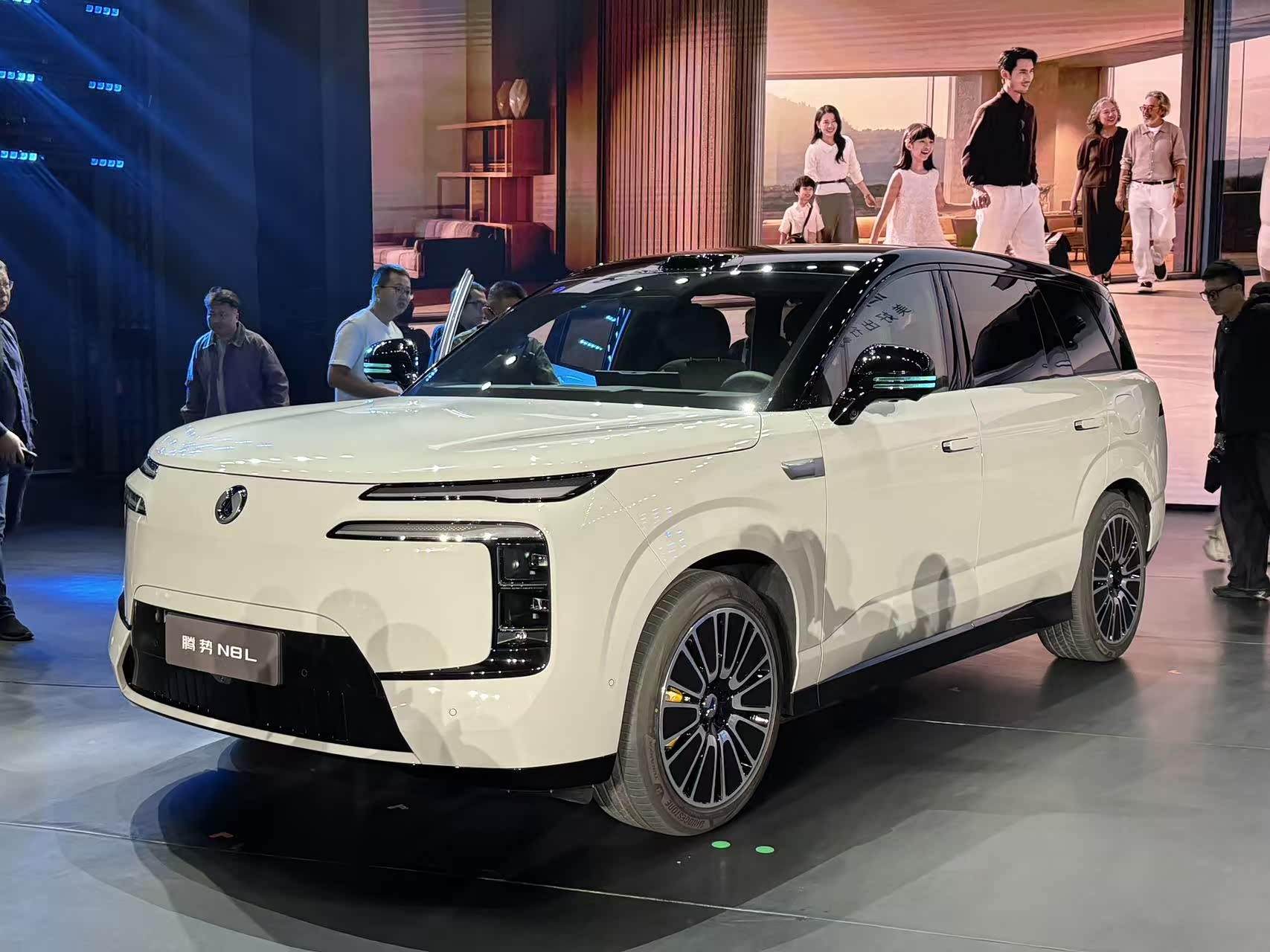 腾势N8L正式上市，28.98万-32.98万，比预售降了2万！_车家号_发现车生活_汽车之家