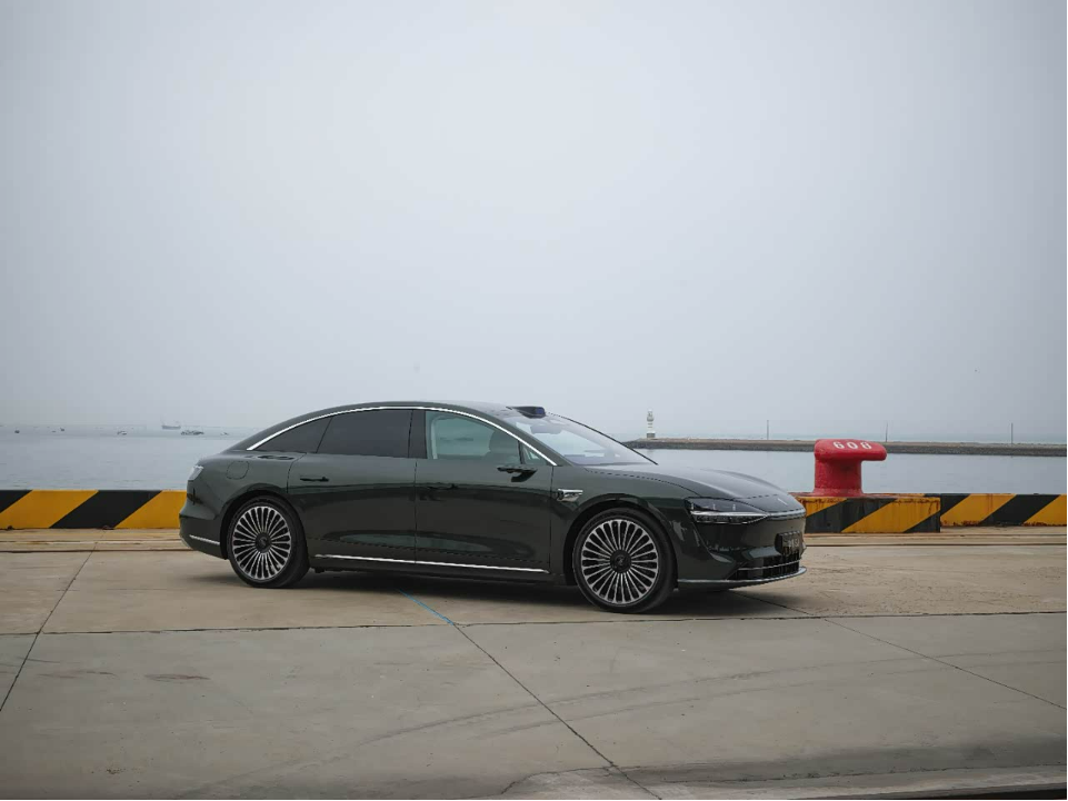 试驾新款享界S9：30万豪华轿车中国实力派，德味驾控很意外_车家号_发现车生活_汽车之家