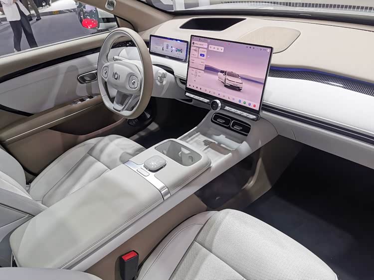 800V平台+6C充电倍率：长安汽车推出全新启源A06_车家号_发现车生活_汽车之家