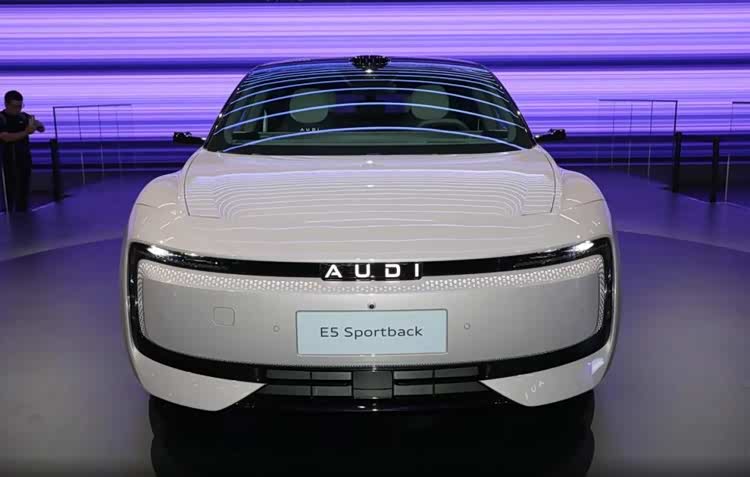 23.59万，奥迪 E5 Sportback实力对标小米SU7，到底怎么选？_车家号_发现车生活_汽车之家