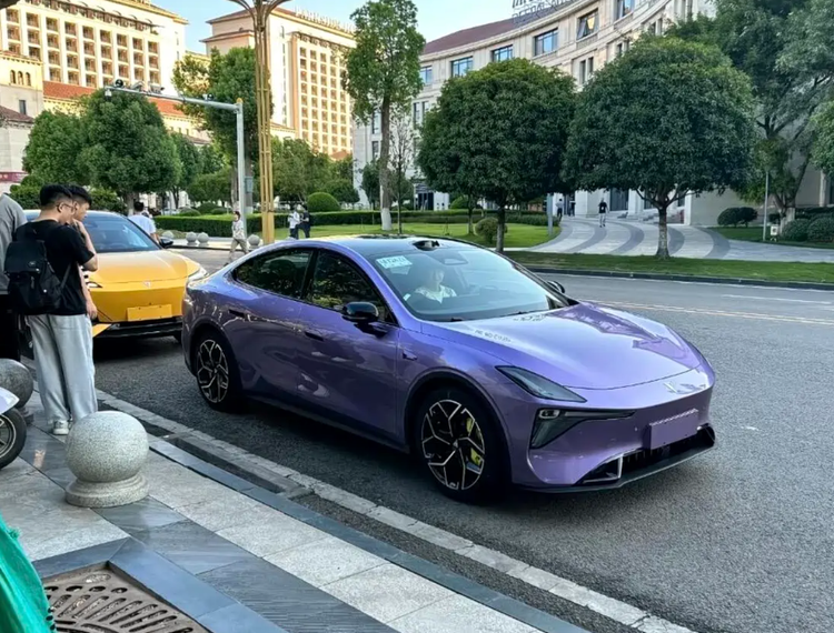 深蓝L06 实车曝光：4.8 米轿跑 + 激光雷达，增程 / 纯电双选_车家号_发现车生活_汽车之家