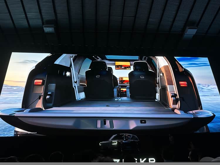 浩瀚-S架构，900V+6C超充，超级电混技术 极氪9X有什么亮点？_车家号_发现车生活_汽车之家