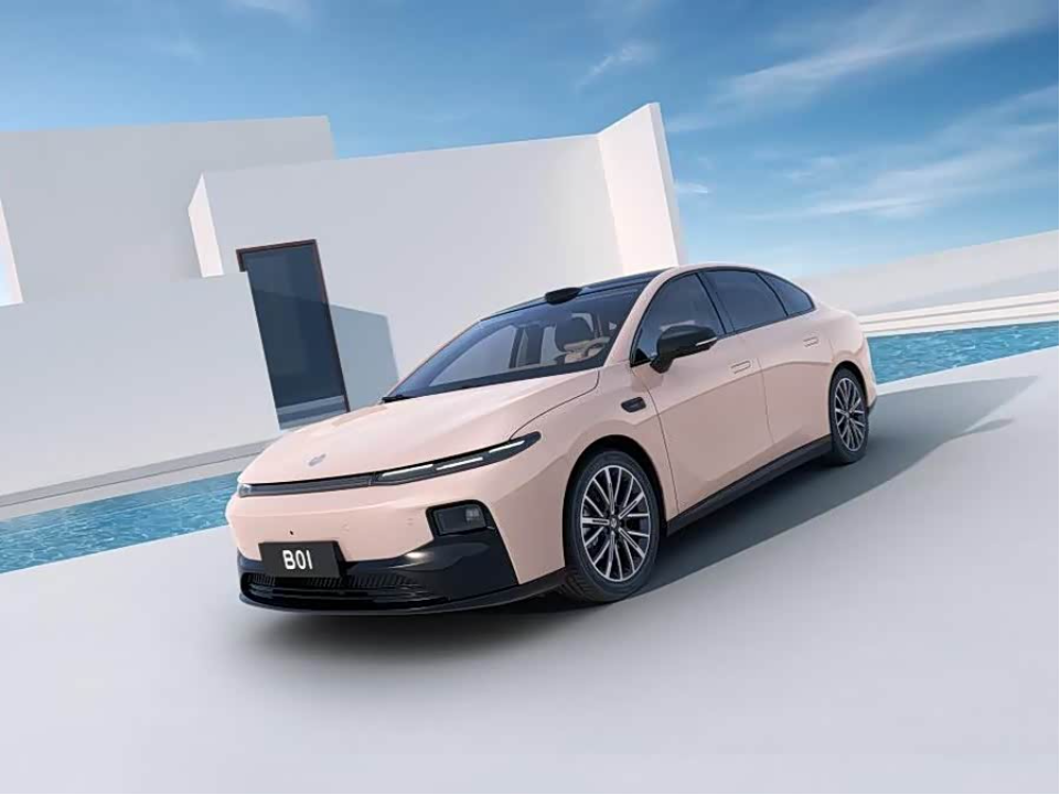 2025成都车展！10万级小鹏 MONA M03、零跑B01、秦L EV怎么选？_车家号_发现车生活_汽车之家