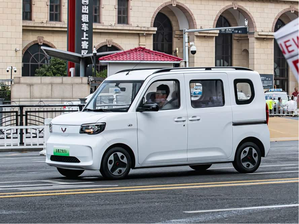 售价5.78万，续航提升至305km 五菱之光EV 305km进取型上市_车家号_发现车生活_汽车之家