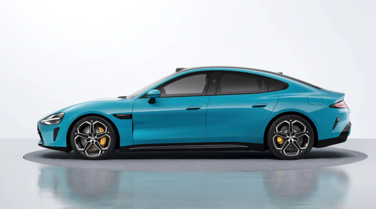 成都一小米SU7发生事故后起火，车门无法打开，造成人员死亡_车家号_发现车生活_汽车之家