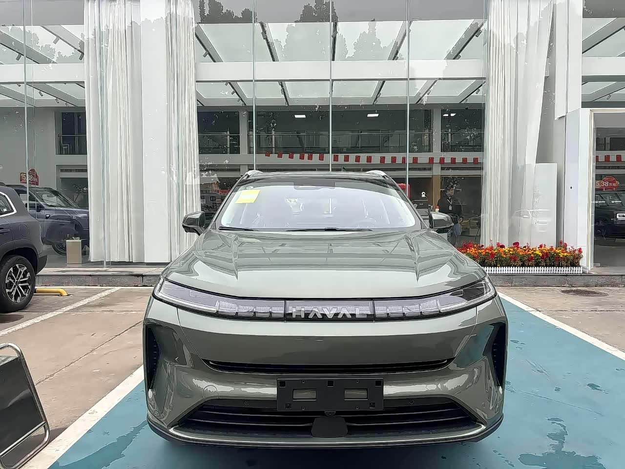 全新哈弗H6L实车到店，配贯穿大灯+GWM尾标，溜背造型配运动套件_车家号_发现车生活_汽车之家