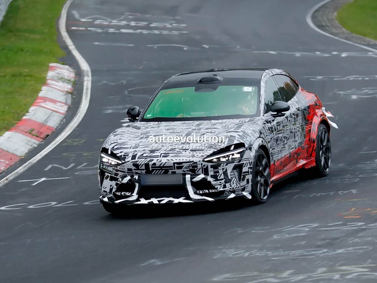 量产在即？小米YU7 GT谍照曝光 疑似配备双电机_车家号_发现车生活_汽车之家