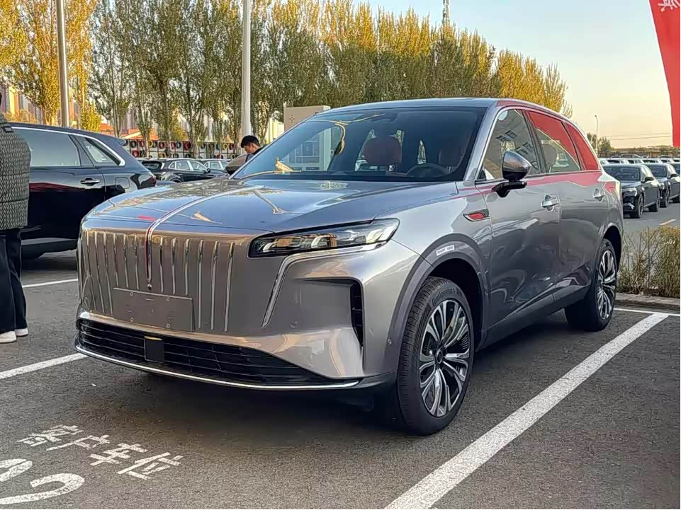 新红旗HS6 PHEV实车亮相，配司南驾驶辅助，搭载1.5T插混系统_车家号_发现车生活_汽车之家