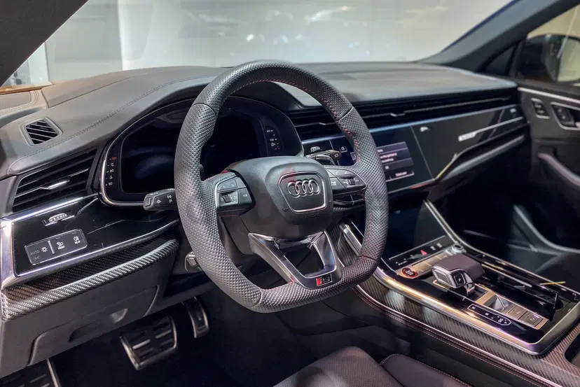 新款奥迪RSQ8，一款非常有性能范的轿跑型SUV，零百加速3.8秒_车家号_发现车生活_汽车之家