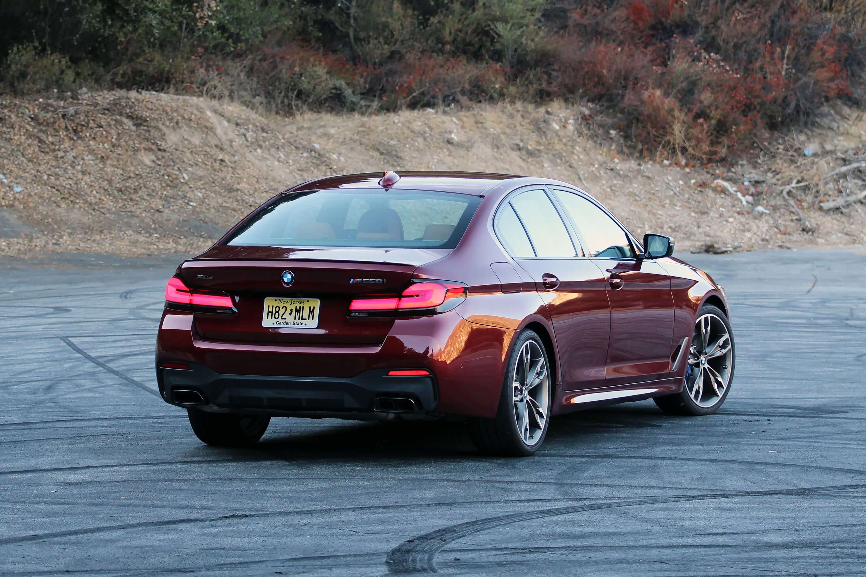 2021款宝马M550i xDrive评测 科技、动力、安全三大科目获高分_车家号_发现车生活_汽车之家