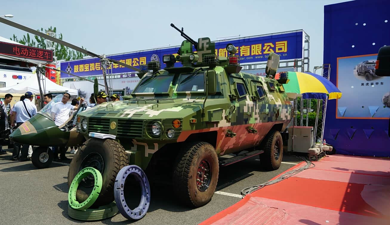 解读源自依维柯的"虎士"ZFB05A装甲车_车家号_发现车生活_汽车之家