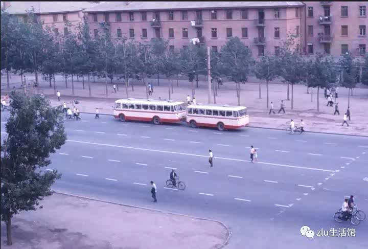 历史瞬间 北京长安街大一路历代车型回顾_车家号_发现车生活_汽车之家