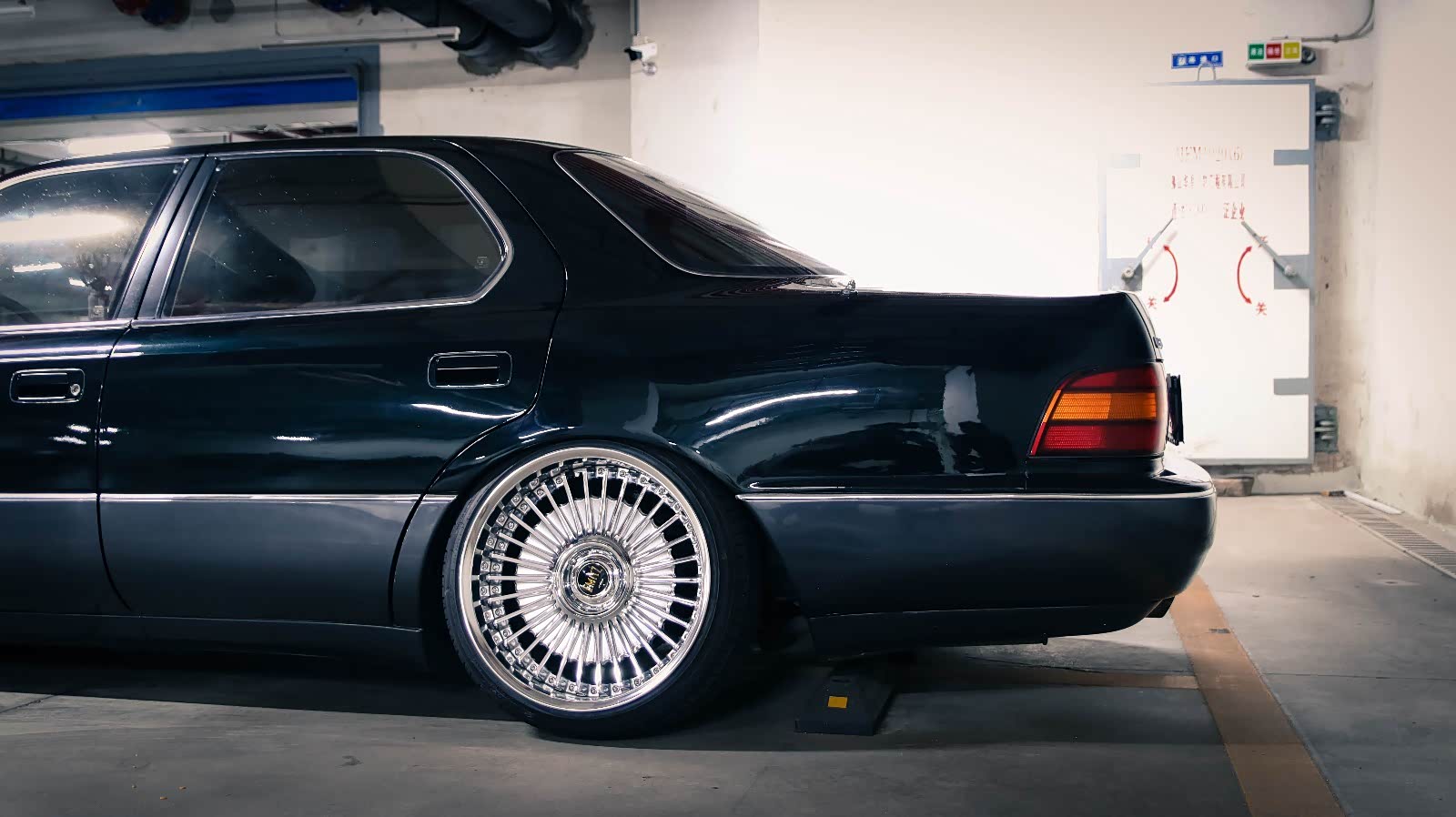 当年的大佬座驾现在仍然威风十足，雷克萨斯LS400改装案例！_车家号_发现车生活_汽车之家