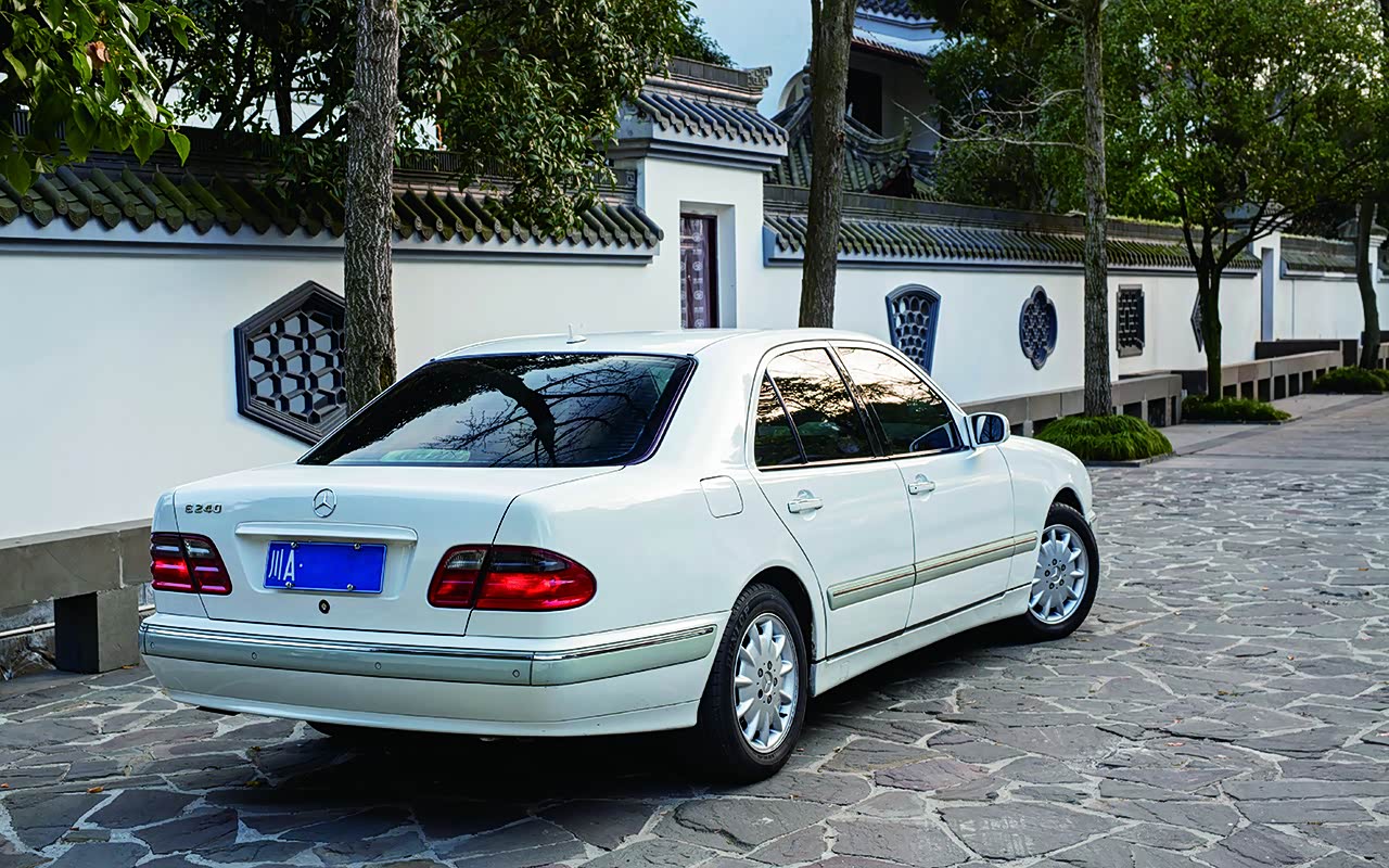 风尚经典 | 体验梅赛德斯-奔驰E240 (W210)_车家号_发现车生活_汽车之家
